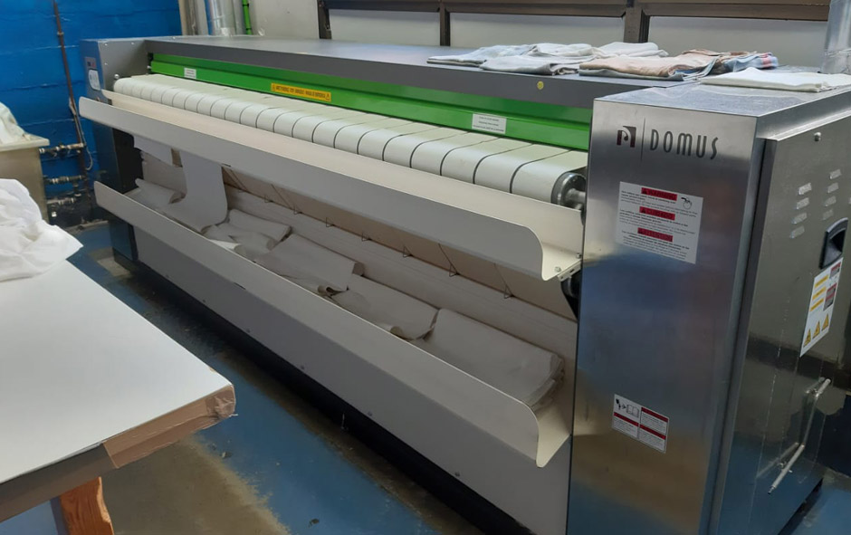 Plancha industrial ropa para tintorerías y lavanderías | Domus